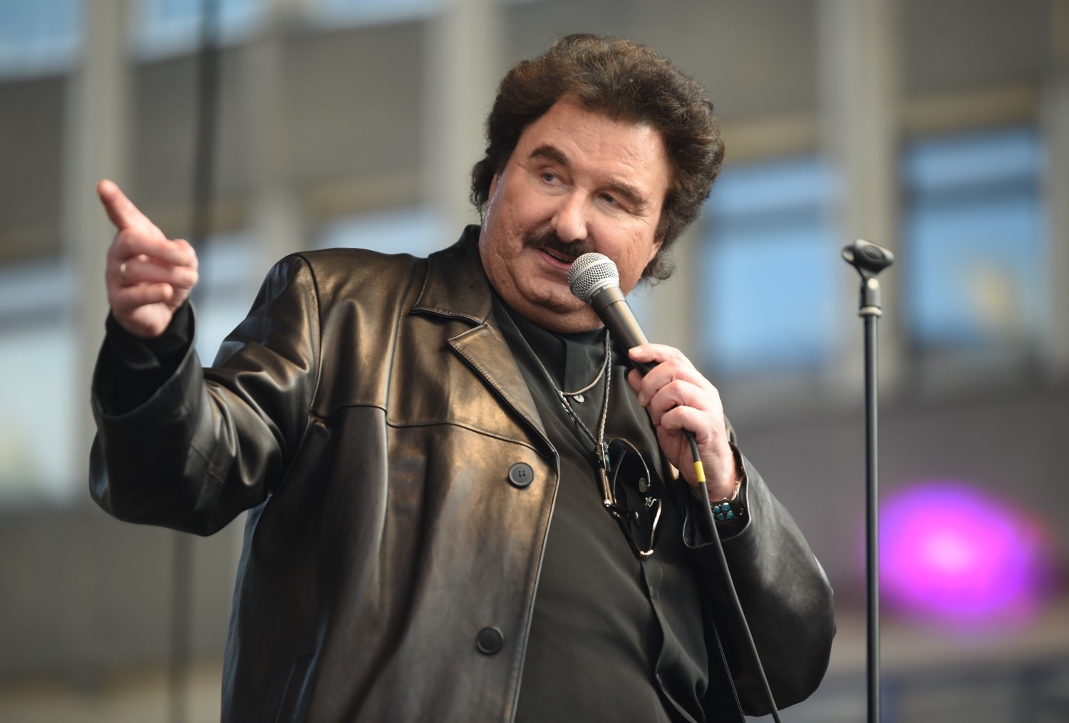 Wspomnienie Krzysztofa Krawczyka – polskiego króla muzyki - arte24.pl